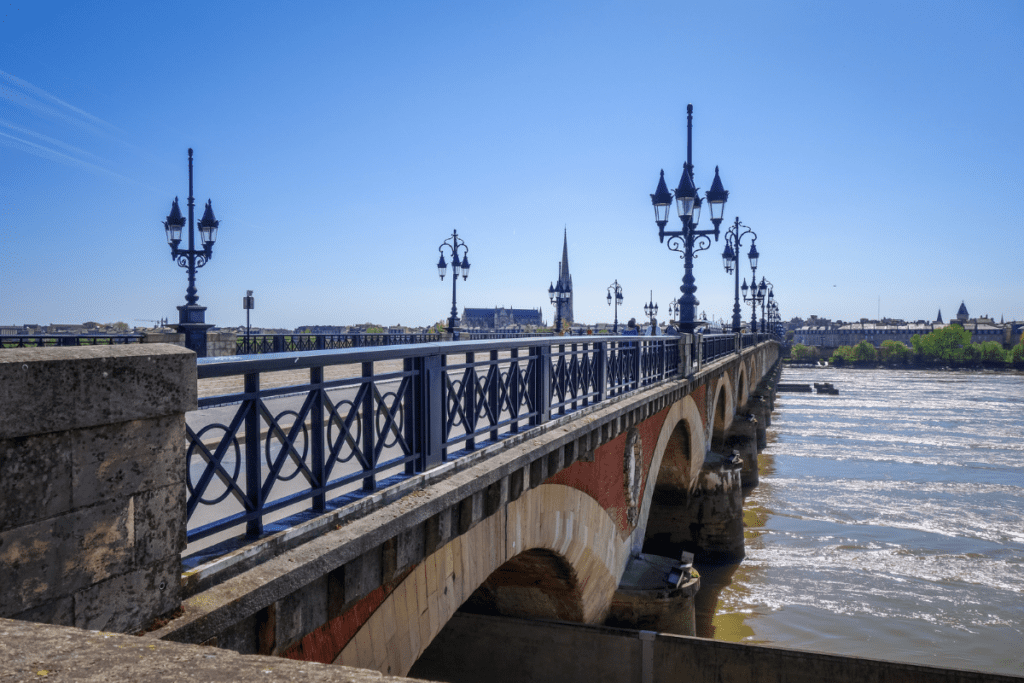 Bordeaux Bridges: 8 Historic Structures You Must See - Free walking ...